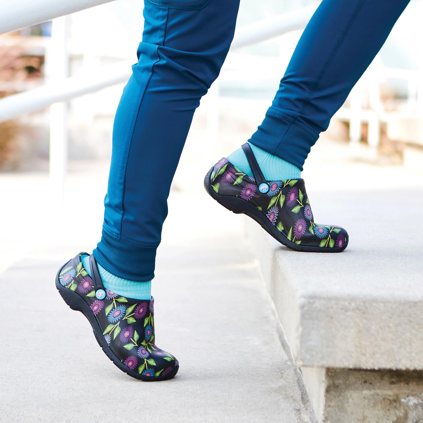 Anywear Footwear- Online Store